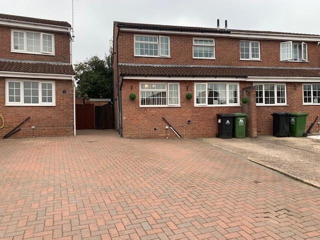3 bedroom semi detached house to rent