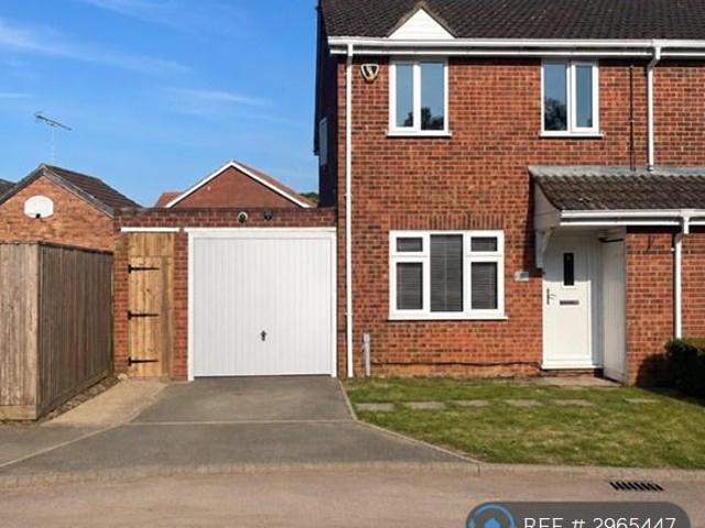 3 bedroom semi detached house to rent