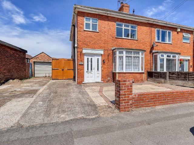 3 bedroom semi detached house to rent