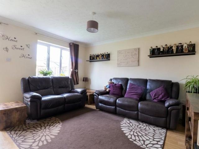 3 bedroom semi detached house to rent