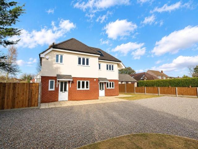 3 bedroom semi detached house to rent