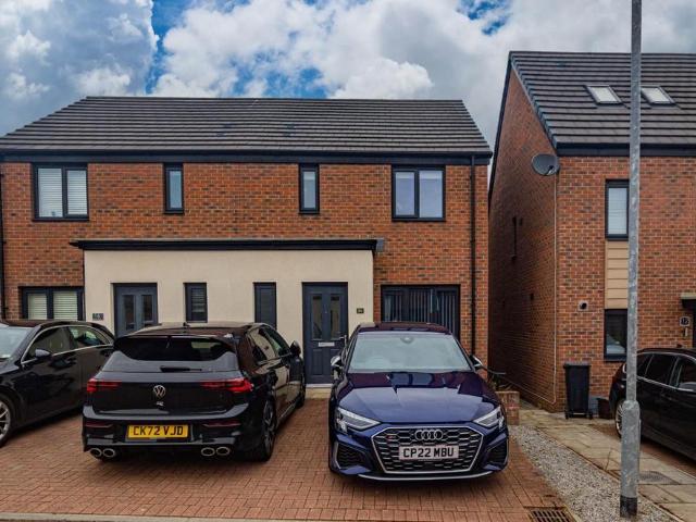 3 bedroom semi detached house to rent