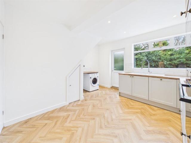 3 bedroom Semi detached house to rent