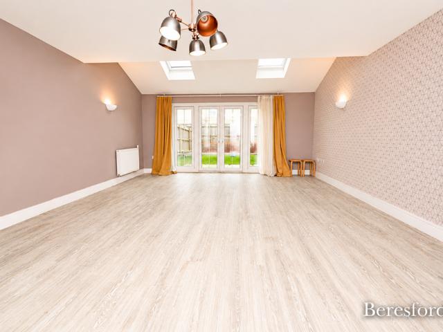 3 bedroom semi detached house to rent