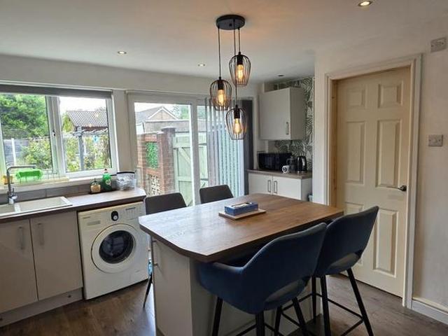 3 bedroom semi detached house to rent