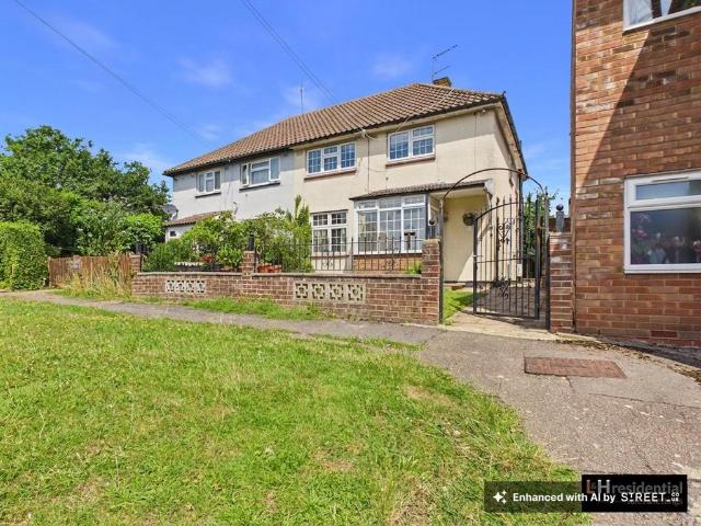 3 bedroom semi detached house to rent