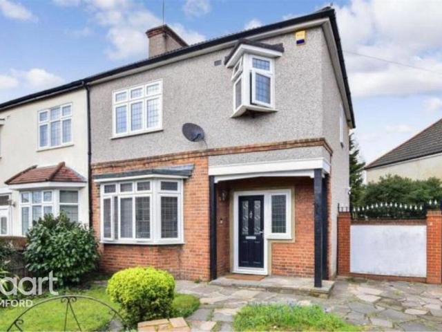 3 bedroom semi detached house to rent