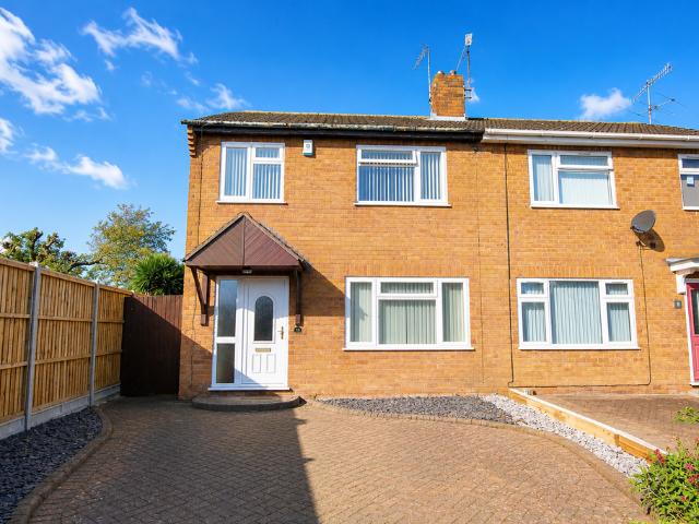 3 bedroom semi detached house to rent