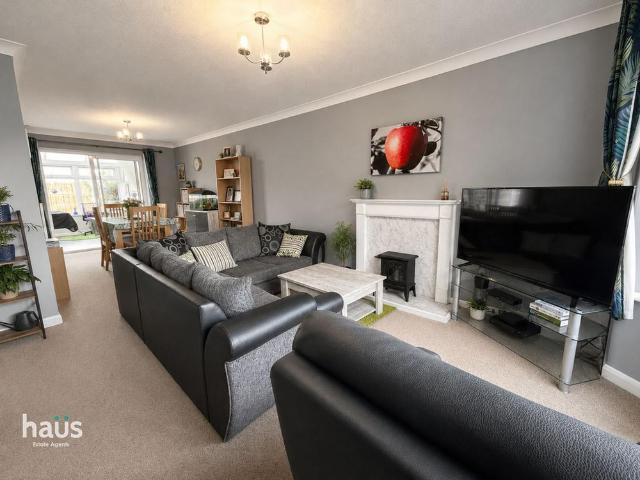 3 bedroom semi detached house to rent
