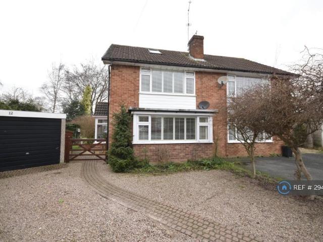 3 bedroom semi detached house to rent