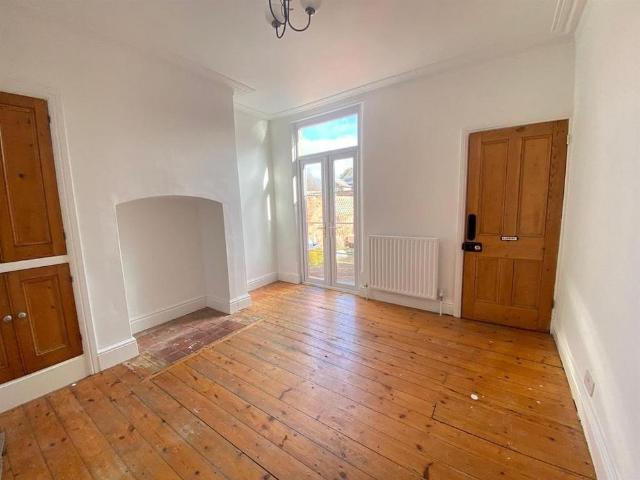3 bedroom semi detached house to rent