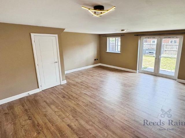 3 bedroom semi detached house to rent