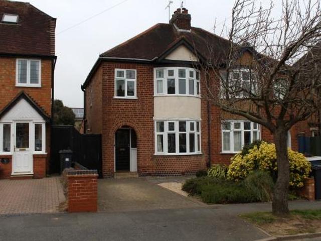 3 bedroom semi detached house to rent