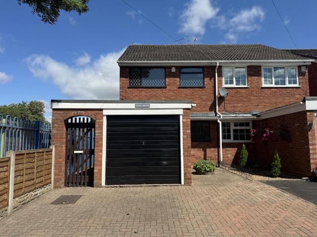 3 bedroom semi detached house to rent