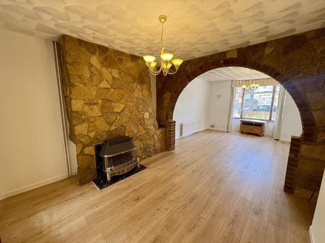 3 bedroom semi detached house to rent
