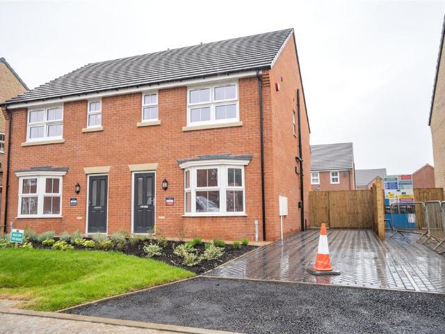 3 bedroom semi detached house to rent