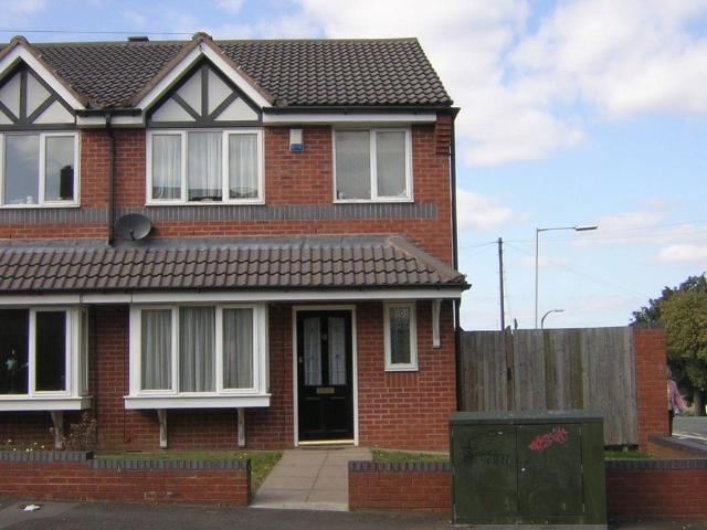 3 bedroom semi detached house to rent