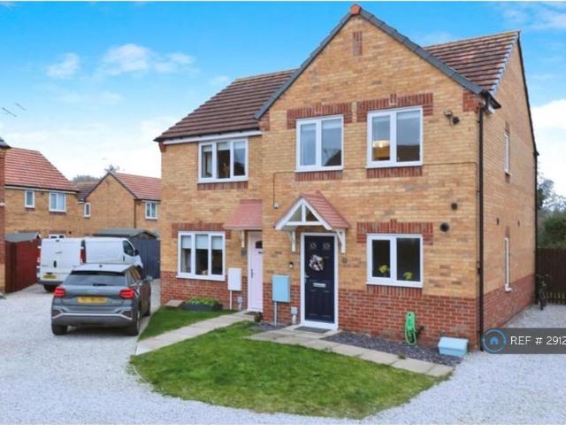 3 bedroom semi detached house to rent