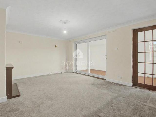 3 bedroom semi detached house to rent