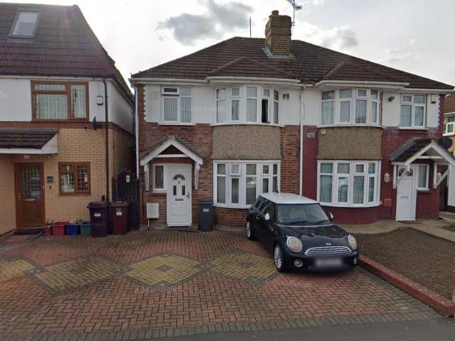 3 bedroom semi detached house to rent