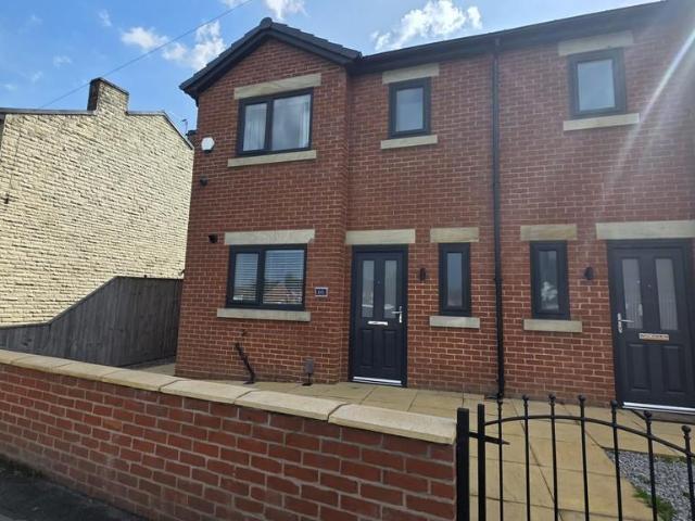 3 bedroom semi detached house to rent