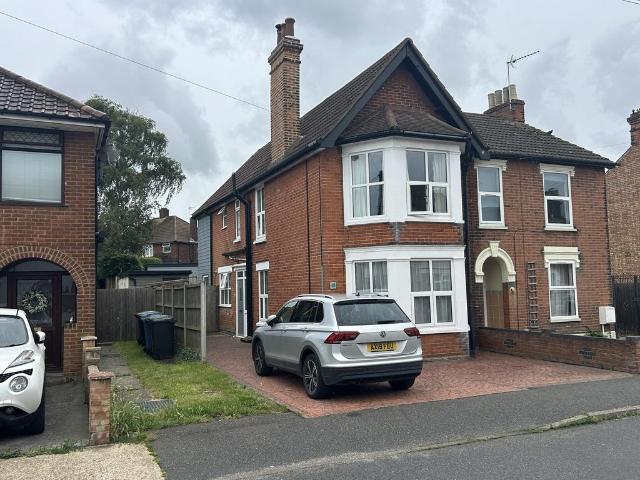 3 bedroom semi detached house to rent