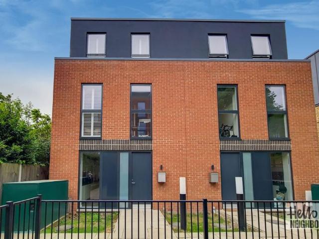 3 bedroom semi detached house to rent