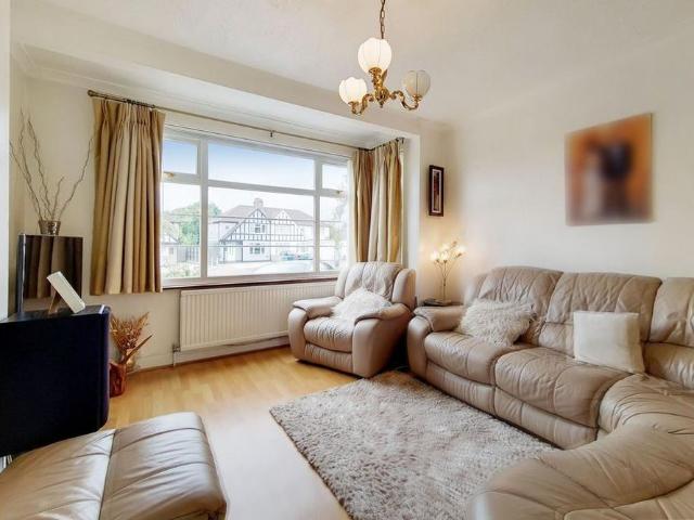 3 bedroom semi detached house to rent