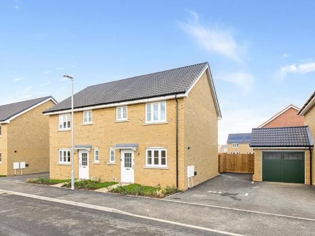 3 bedroom semi detached house to rent