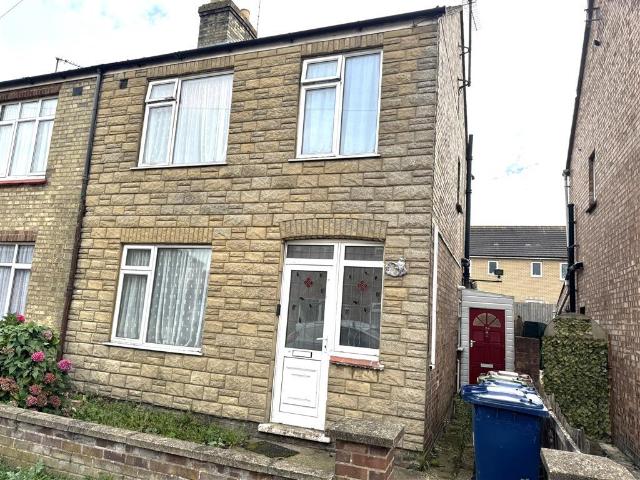 3 bedroom semi detached house to rent