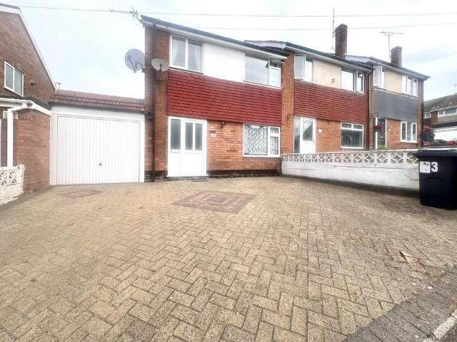 3 bedroom semi detached house to rent