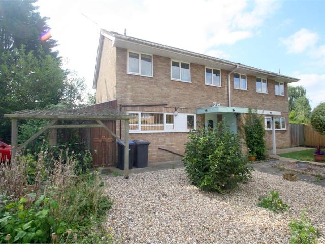 3 bedroom semi detached house to rent