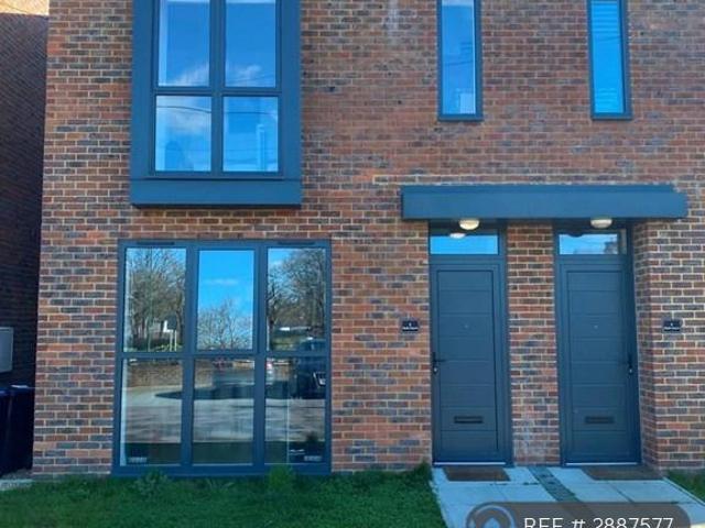 3 bedroom semi detached house to rent