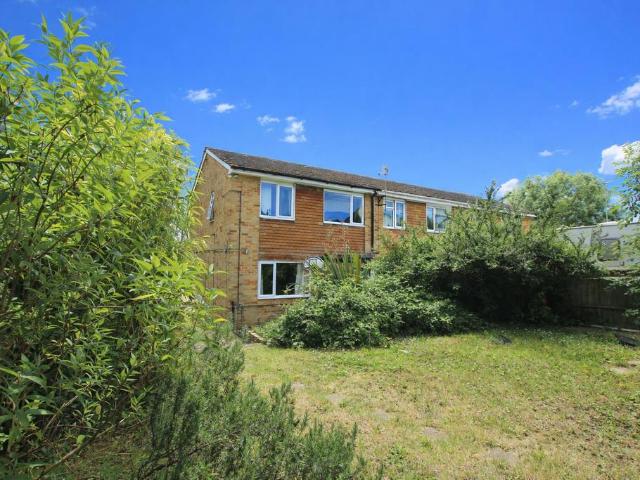 3 bedroom semi detached house to rent