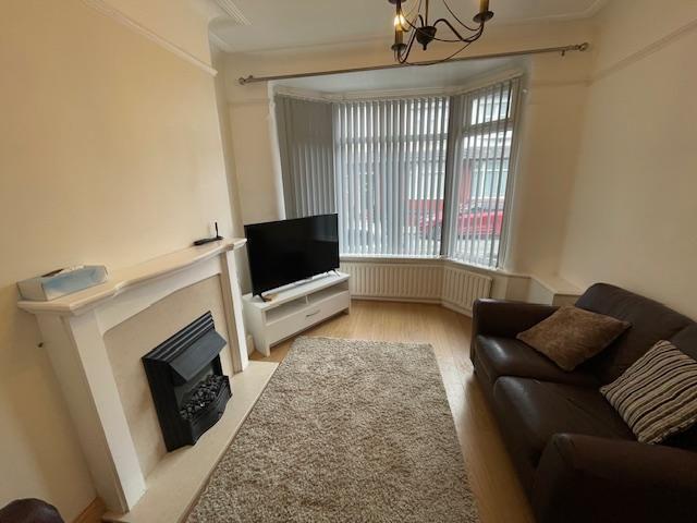 3 bedroom semi detached house to rent