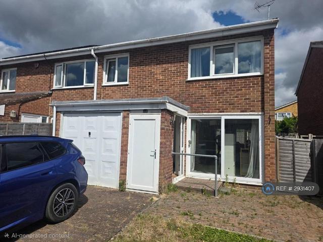 3 bedroom semi detached house to rent