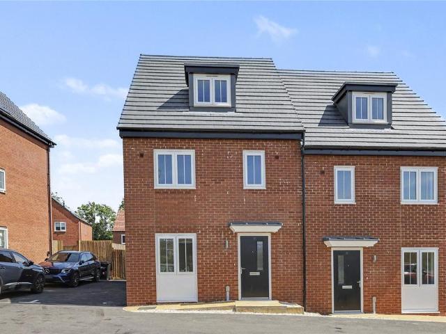 3 bedroom semi detached house to rent