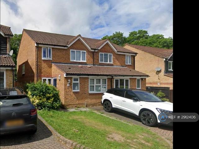 3 bedroom semi detached house to rent