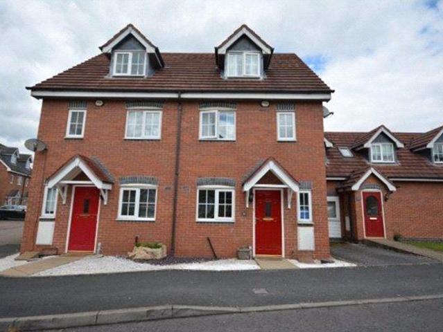 3 bedroom semi detached house to rent