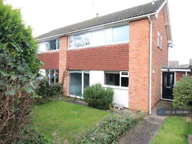 3 bedroom semi detached house to rent
