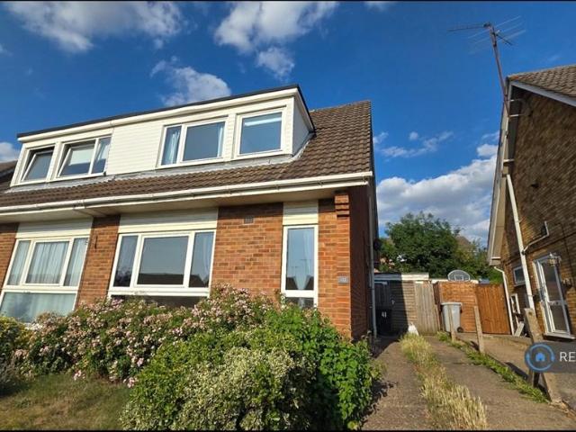 3 bedroom semi detached house to rent