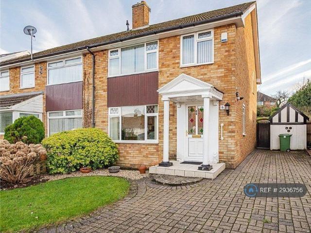 3 bedroom semi detached house to rent