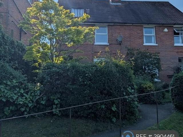3 bedroom semi detached house to rent