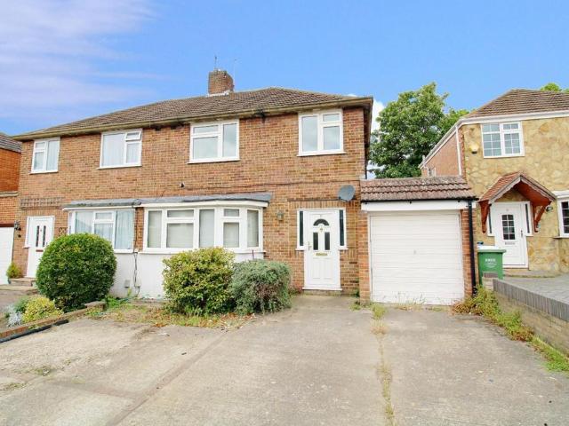 3 bedroom semi detached house to rent