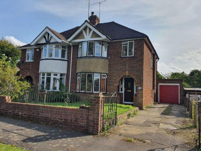 3 bedroom semi detached house to rent