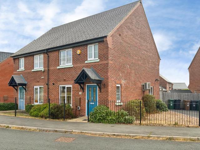 3 bedroom semi detached house to rent
