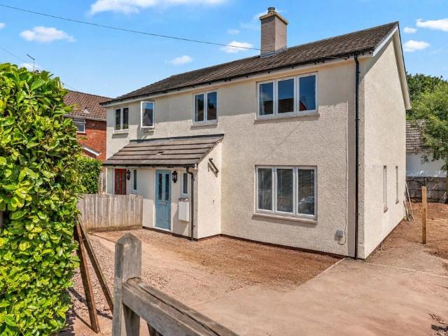 3 bedroom semi detached house to rent