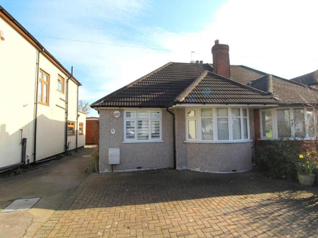 3 bedroom semi detached house to rent