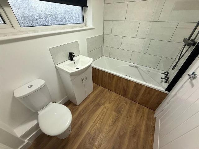 3 bedroom semi detached house to rent