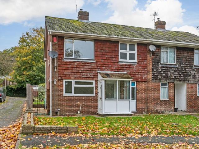 3 bedroom semi detached house to rent